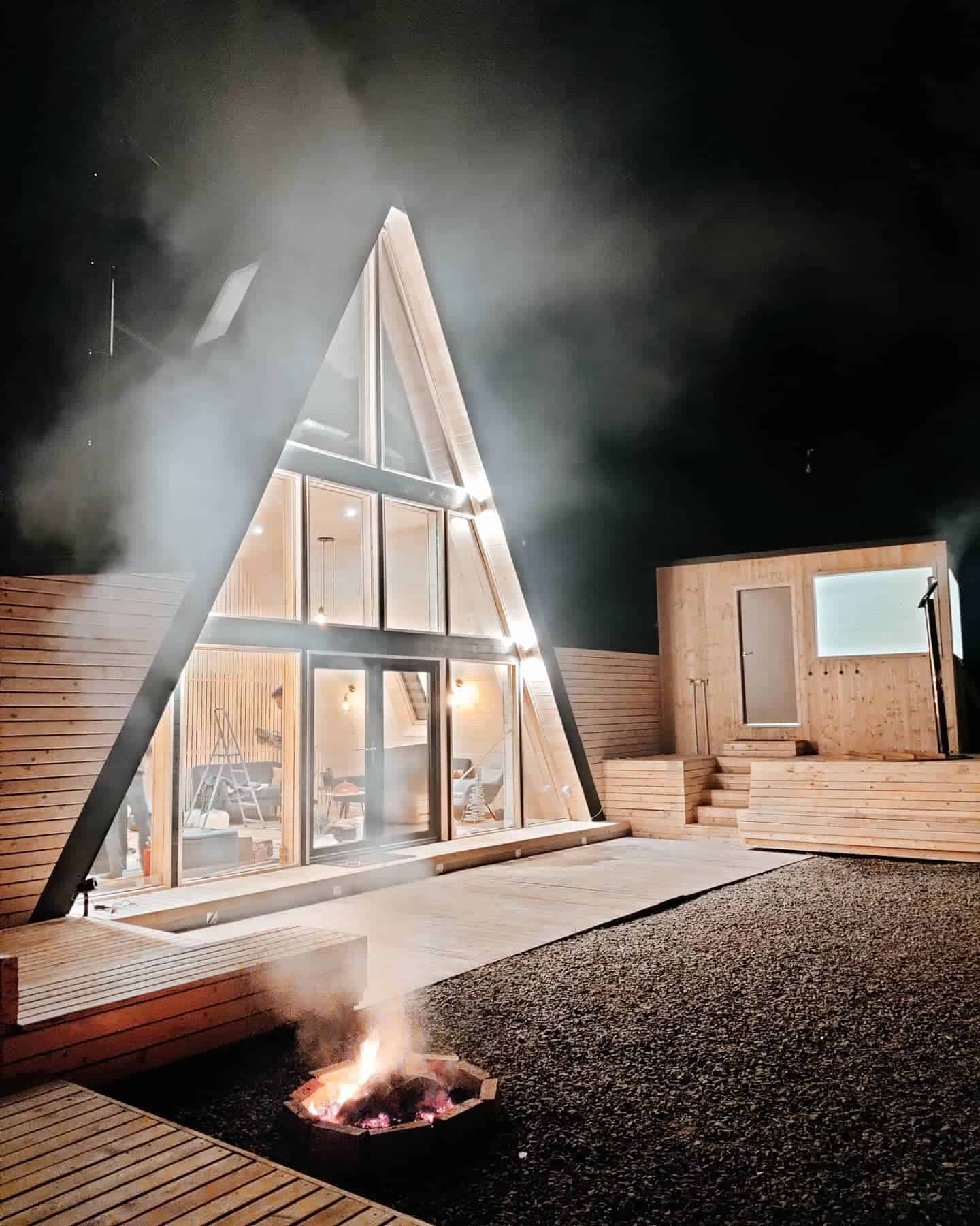 Top 10 cele mai frumoase cabane de închiriat din România - iTurist.ro