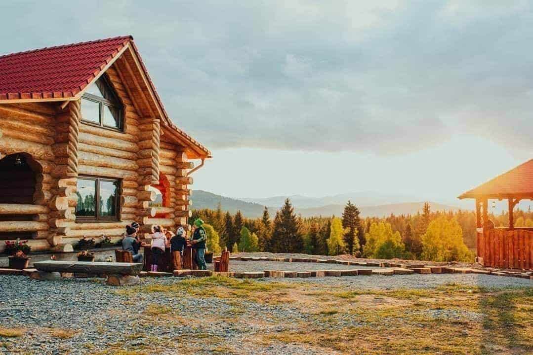 Top 7 cabane rustice și case tradiționale la munte - iTurist.ro