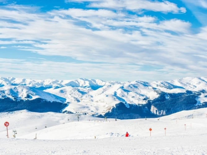 Top 10 pârtii de schi din România: prețuri și hărți ale pârtiilor ...