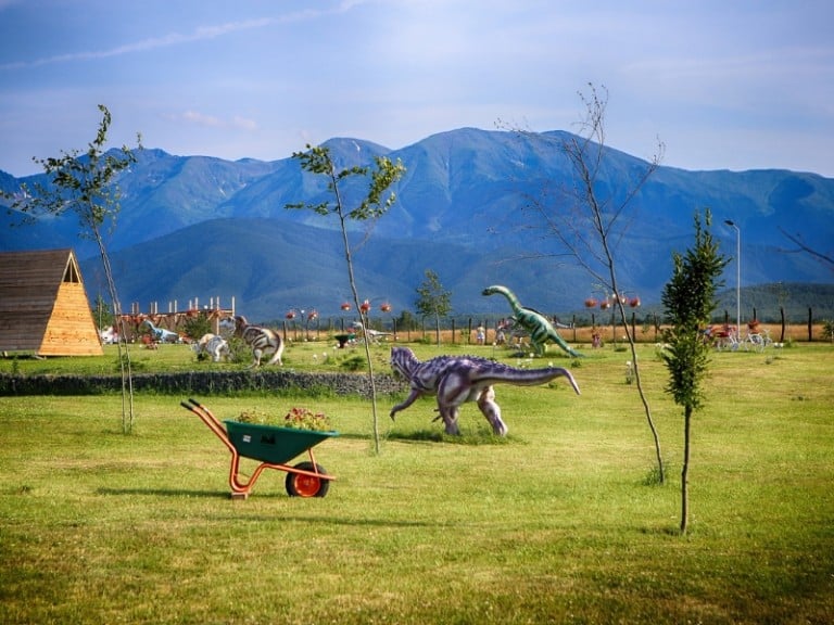 Brambura Park - Casa întoarsă de la Avrig - iTurist.ro