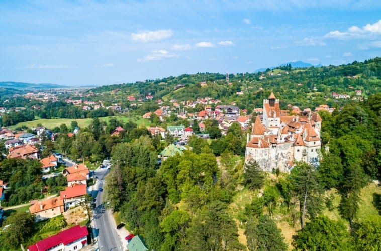 Castelul Bran: Istoric, obiective, tarife, și program de vizitare ...